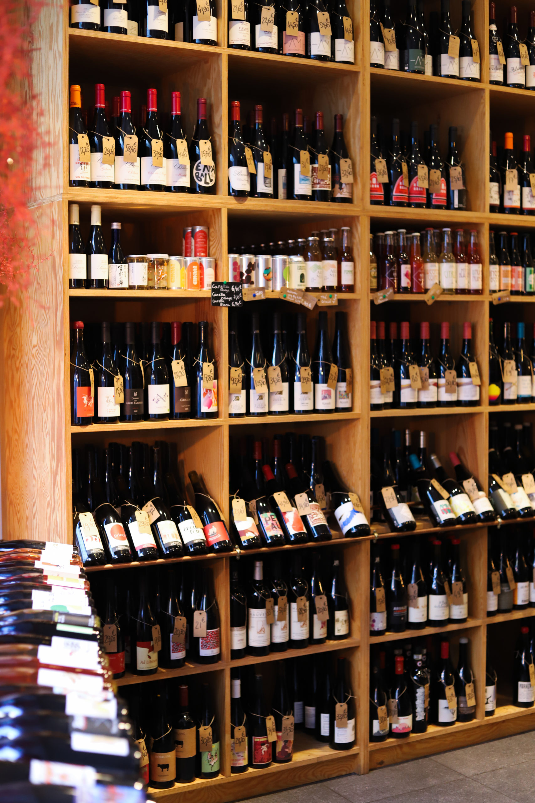 Titulus - caviste, bar à vins et cuisine locale.